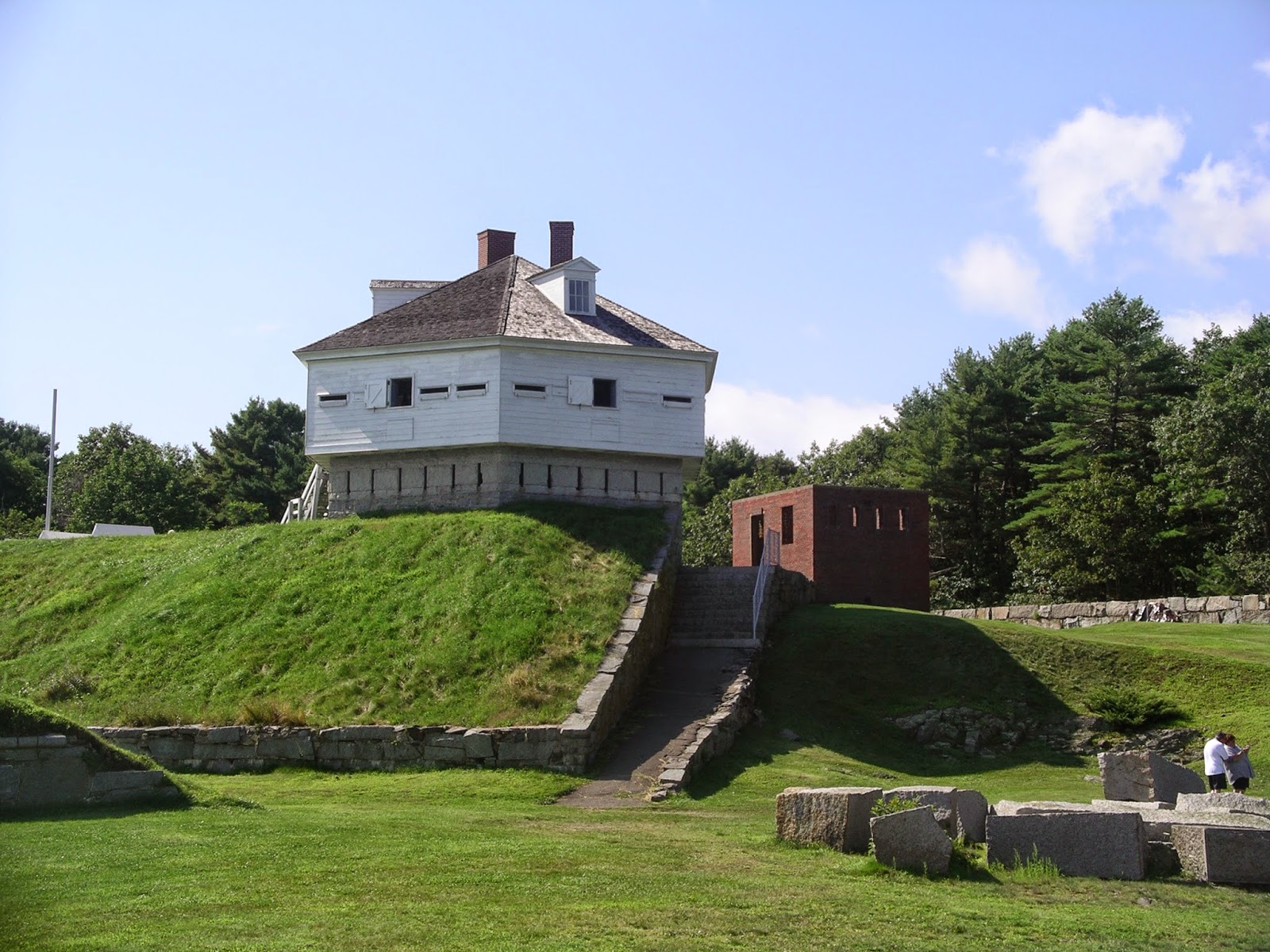 Fort McClary – arounddustyroads